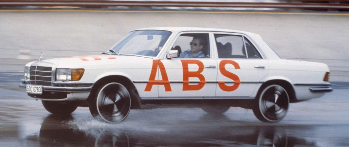 Układ ABS kończy 40 lat! Światowa premiera ABS w Mercedesie Klasy S ...